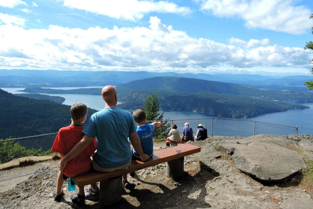Breathtaking Views From The Top Of Mount Maxwell - Traveling Islanders