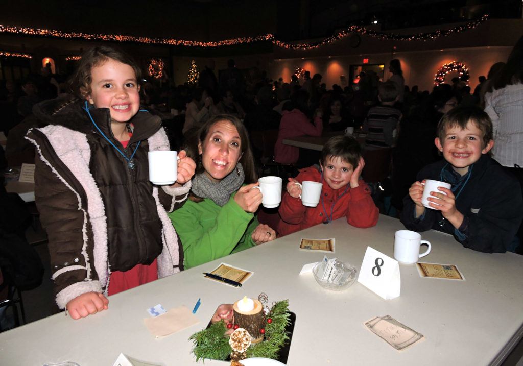 Bethlehem Walk Event Brings Christmas To Life - Traveling Islanders