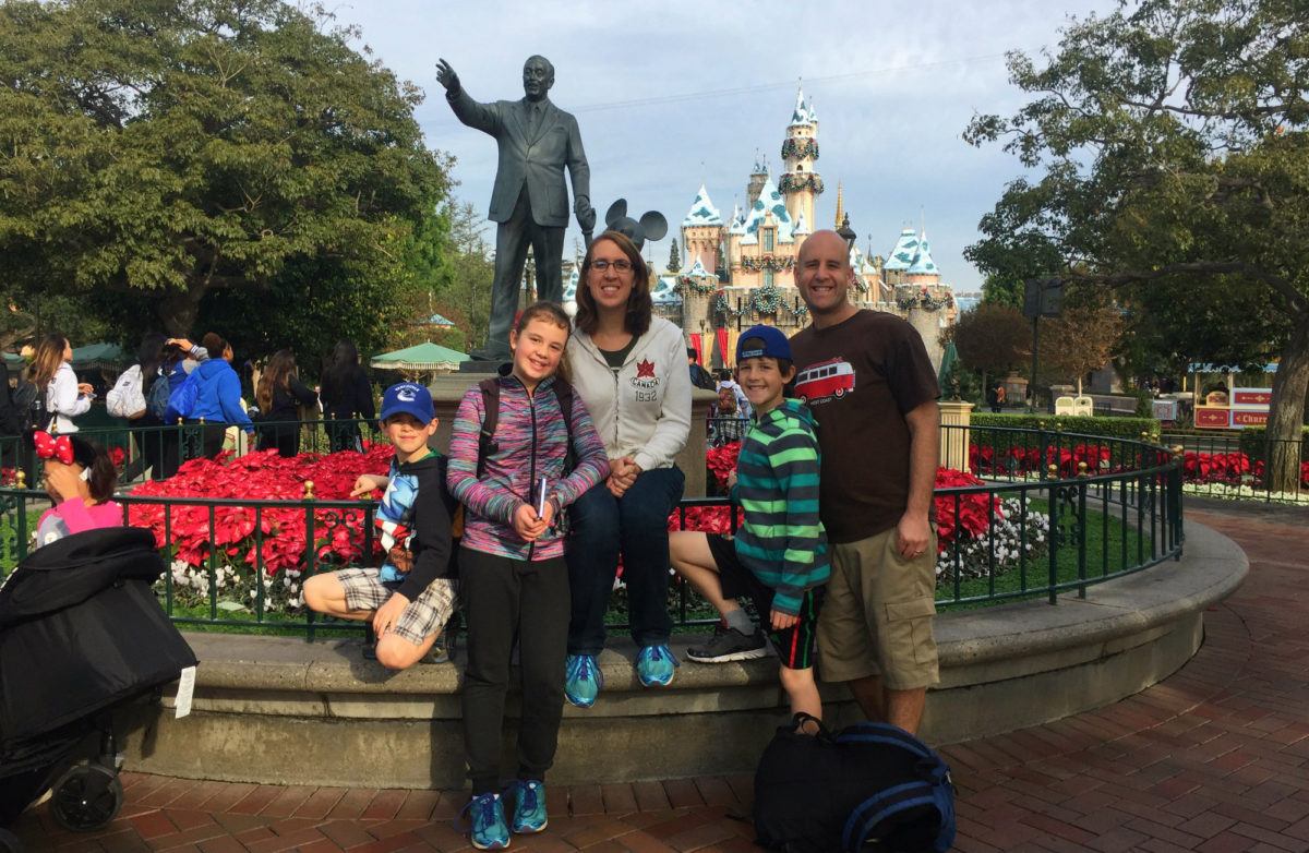 Practical Tips For Your First Time To Disneyland - Traveling Islanders